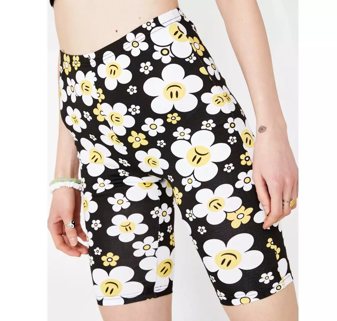 Актуальны настрой HAZY DAISY BIKER SHORTS