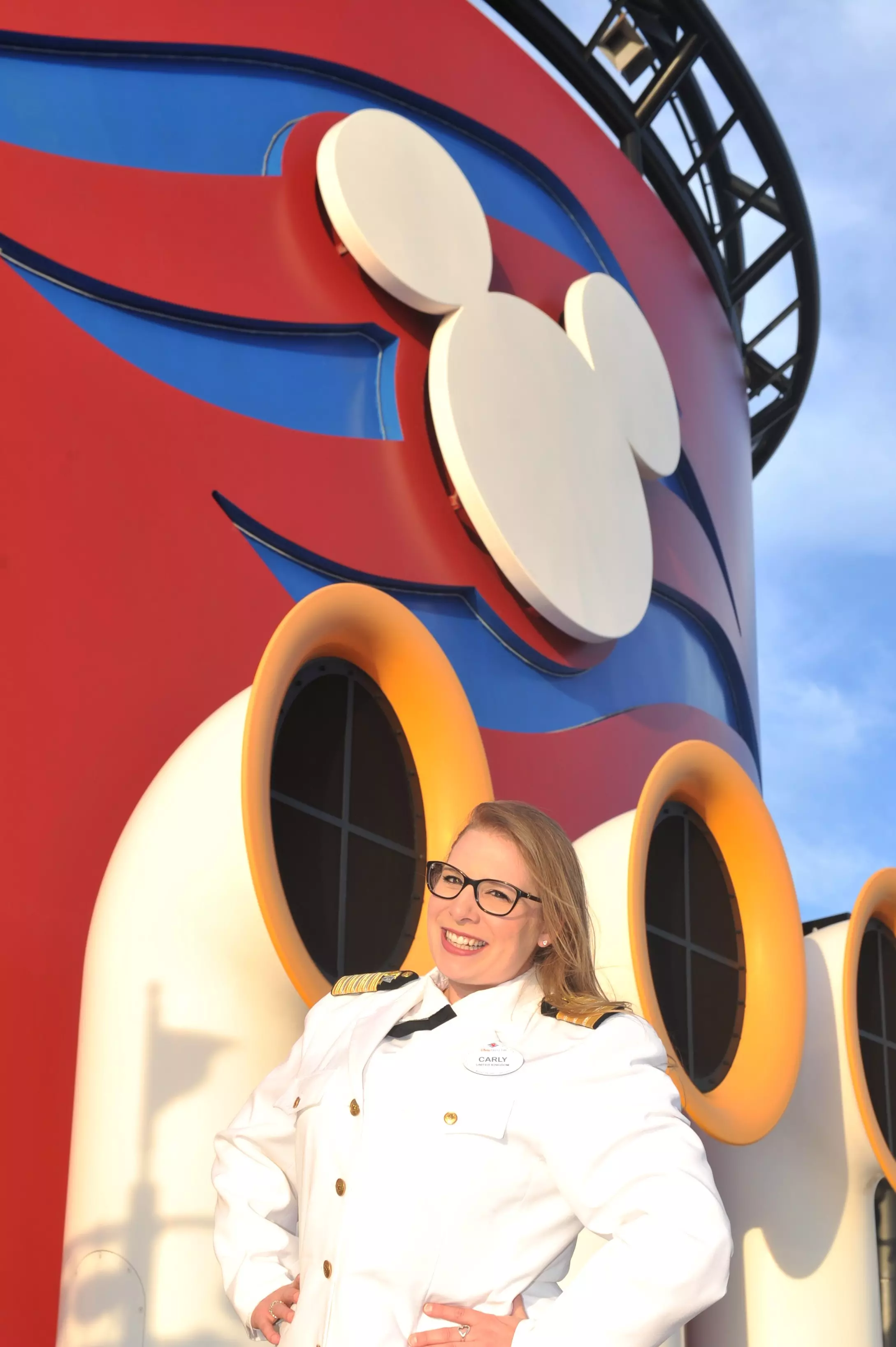 ຜູ້ອໍານວຍການ Disney Cruise ຄົນນີ້ໄດ້ຮັບຄ່າຈ້າງ $$$ ເພື່ອແລ່ນໄປທົ່ວໂລກ ແລະ Hang Out ກັບ Mickey 84189_2