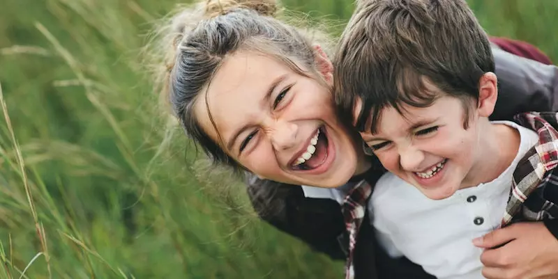 12 raons per les quals el teu germà és l'home més important de la teva vida