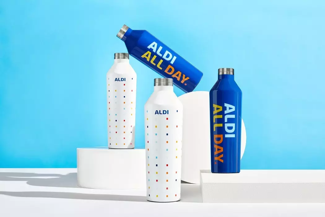 這裡是購買 Aldi 裝備的地方，包括睡衣套裝和襪子。