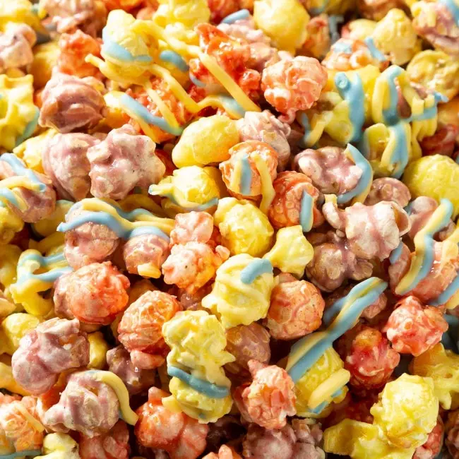 Sasa Unaweza Kupata Unicorn Popcorn Unayolenga Kwa Usiku wa Sinema za Kichawi 90608_1