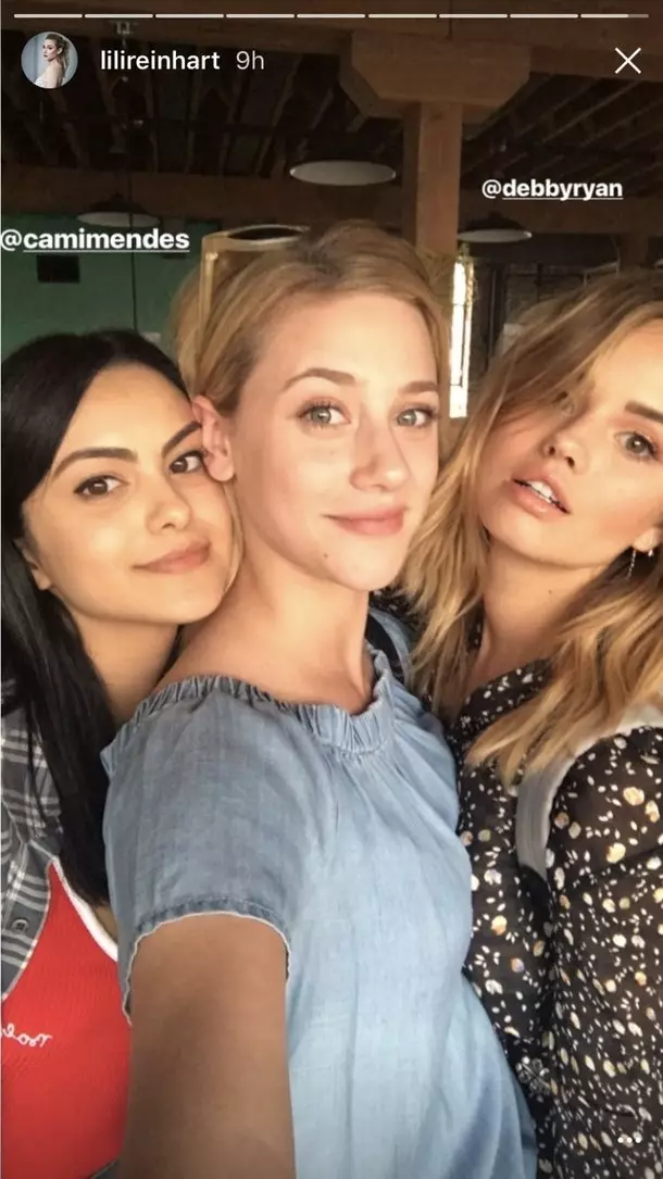 2020 දී Sprouse Twins සහ Debby Ryan ගේ මිත්‍රත්වය පවතින තැන මෙන්න 92598_1