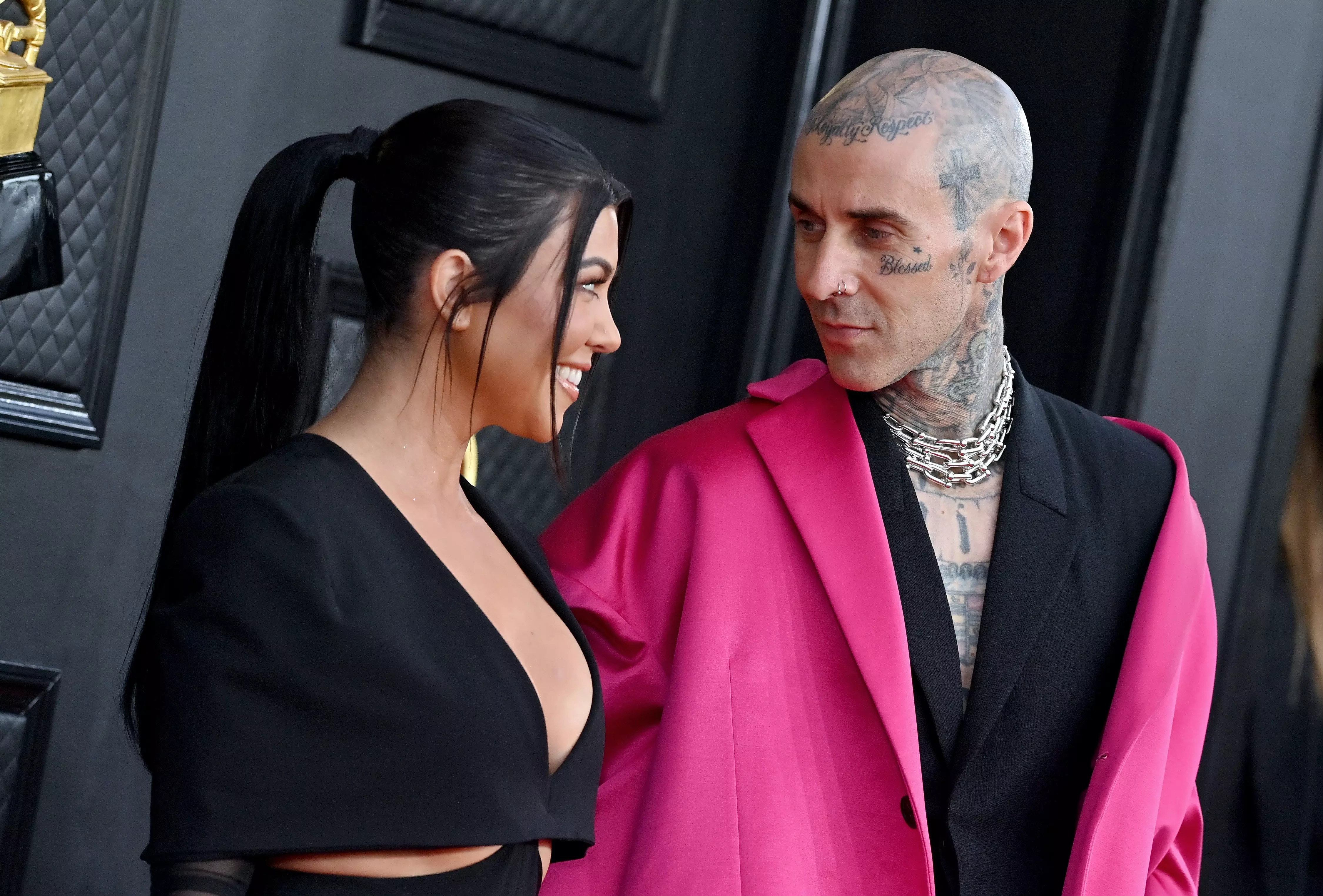 Sin é an fáth a d'éirigh Kourtney Kardashian agus Travis Barker as, de réir astrologer.