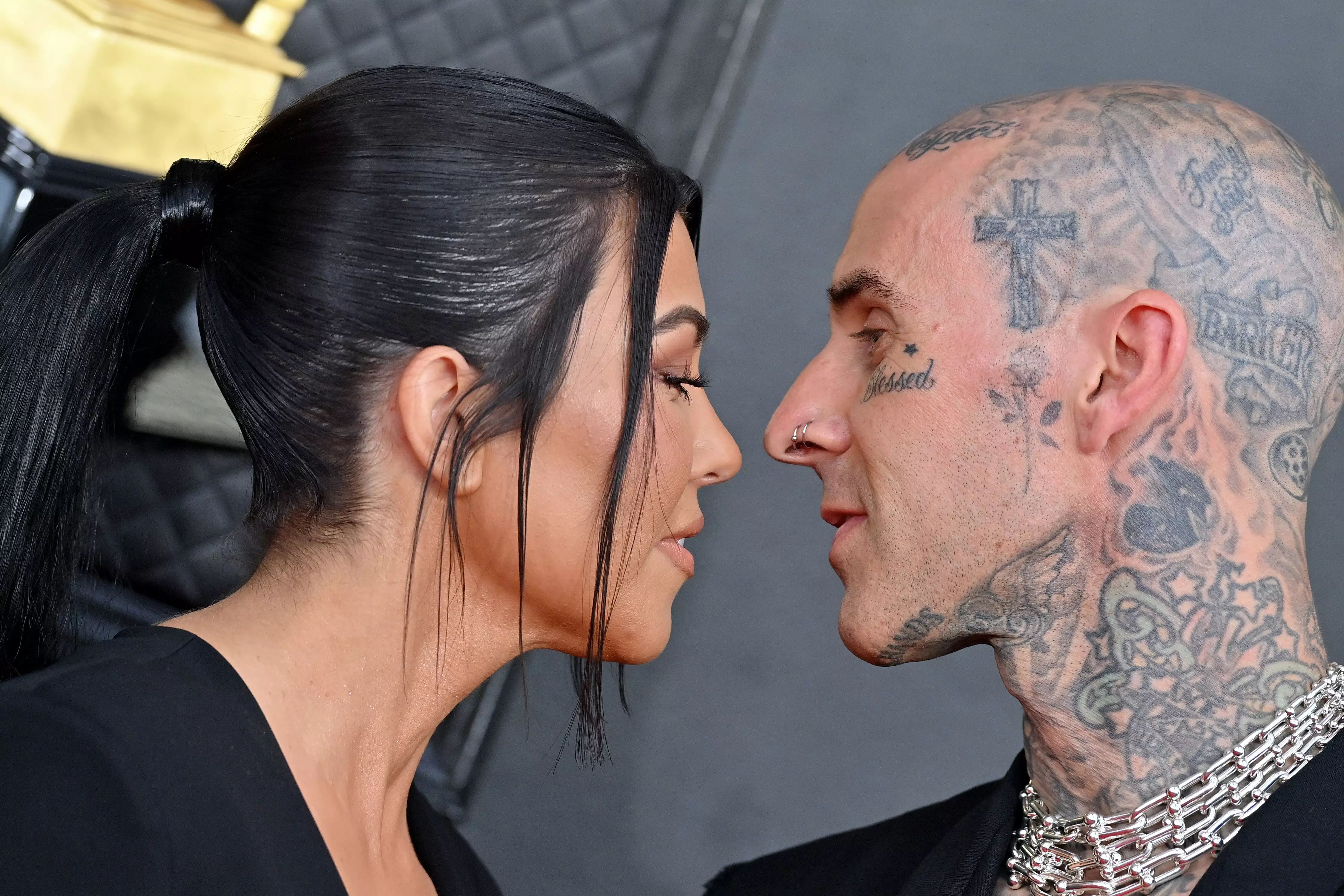 Ji ber vê yekê Kourtney Kardashian û Travis Barker xwestin ku birevin, li ser bingeha nîşanên zodiac.