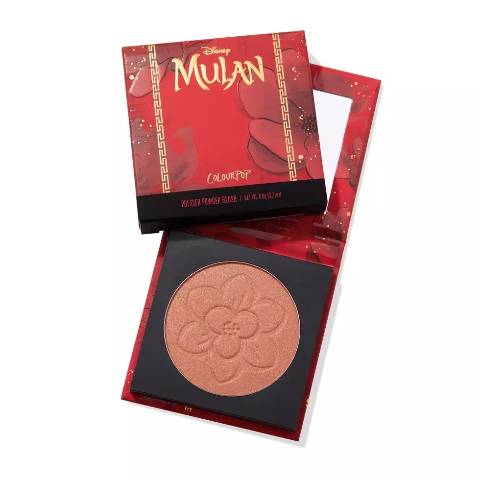 Alles in die 'Mulan' x ColourPop-versameling is $25 of minder 96603_4