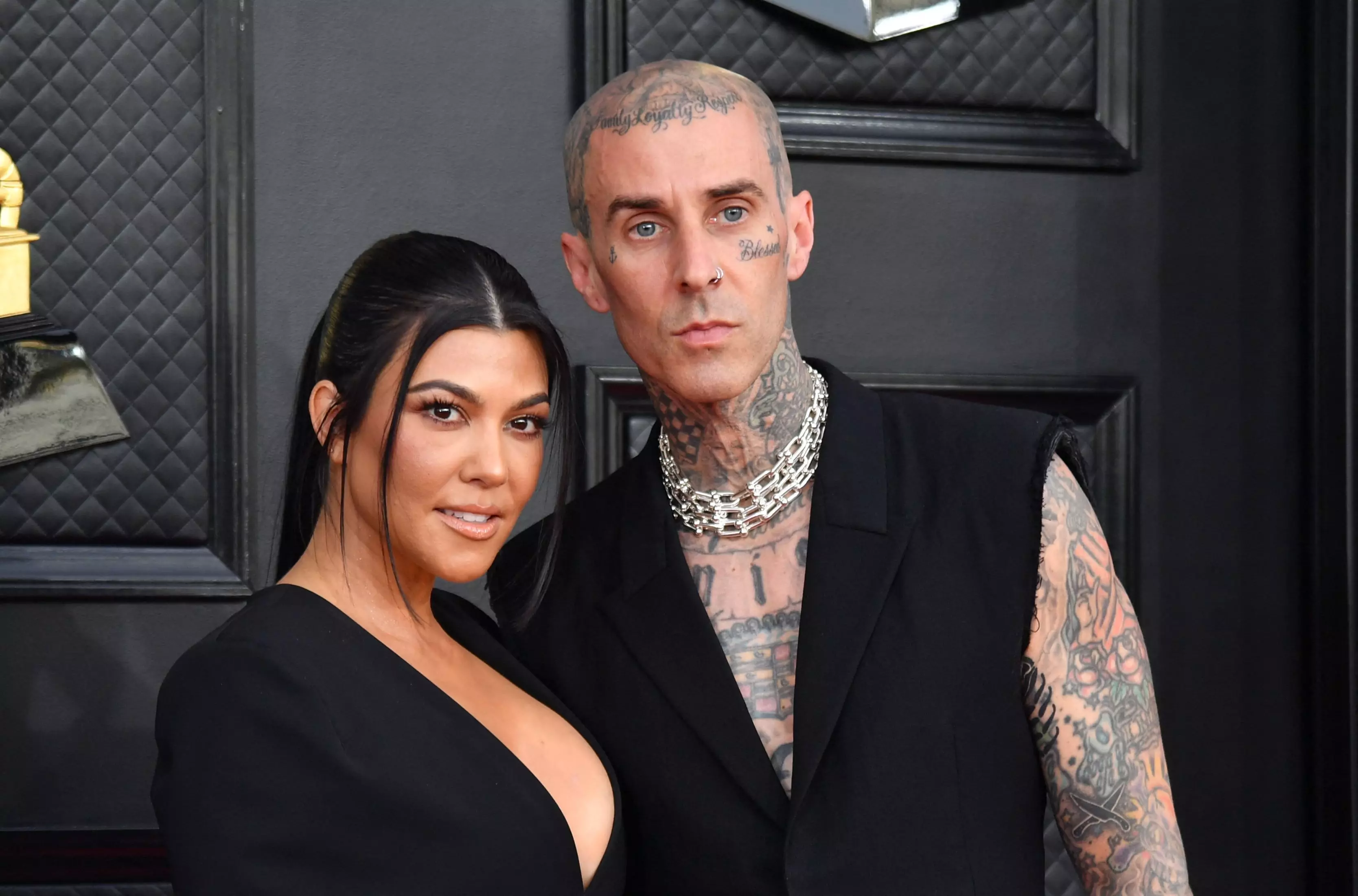 Kourtney na Travis nwere "njikọ nke ukwuu" na Grammys