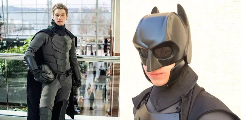 Mudzidzi Anogadzira Chaiyo-Hupenyu Batman Costume Yagadzirira Kurwa (Mapikicha)