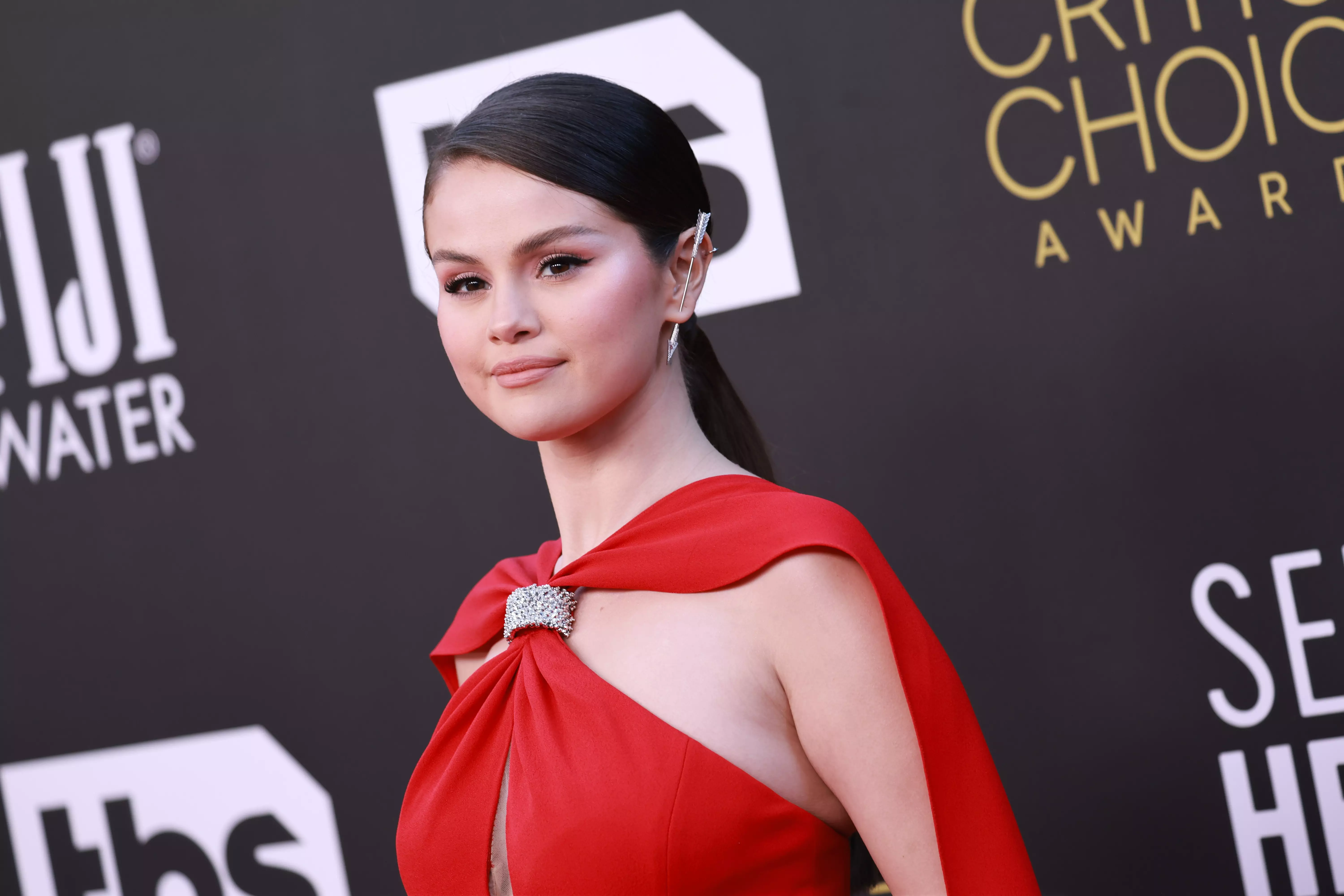 Odota, ohittiko Selena Grammyt Justinin ja Haileyn takia?