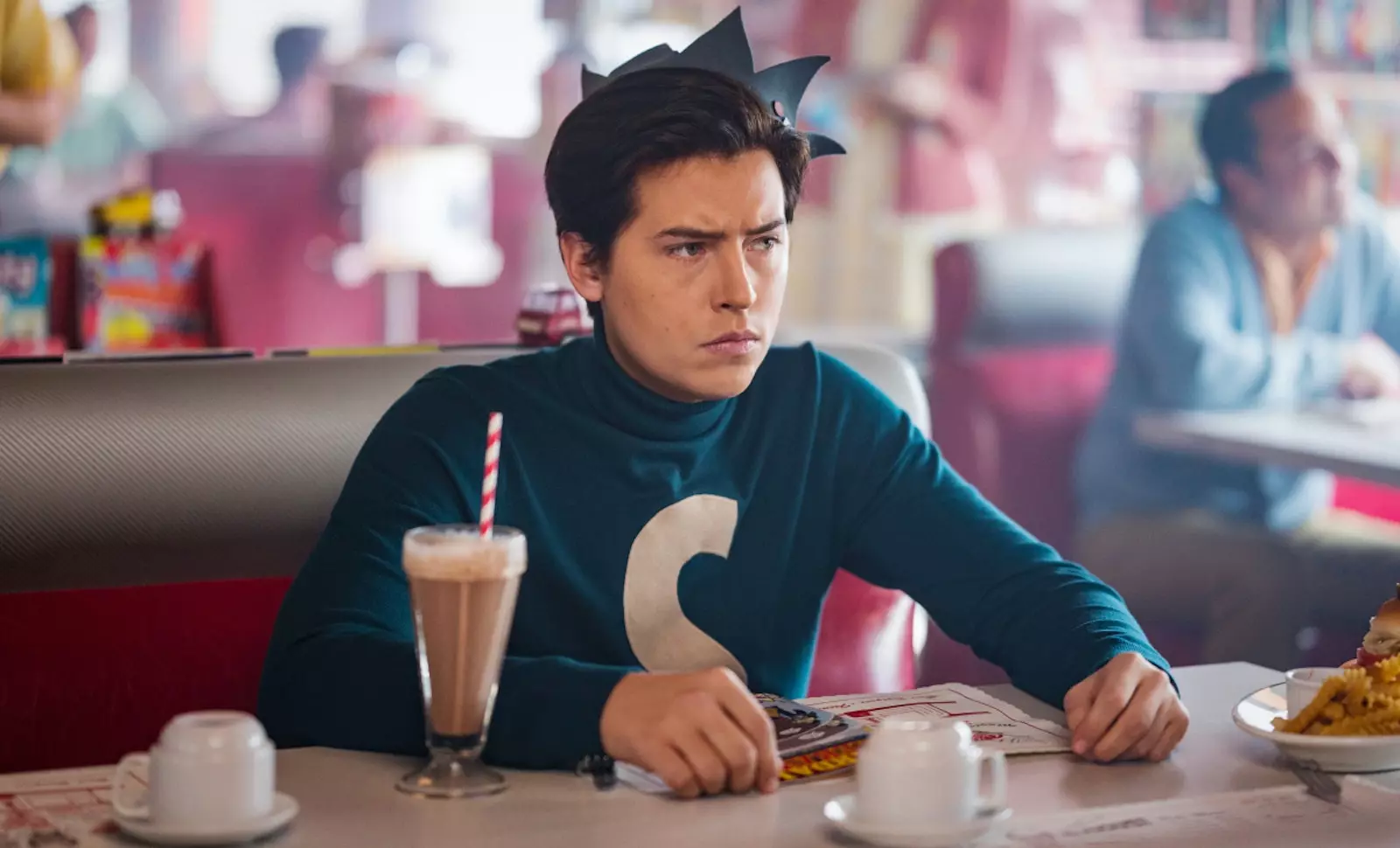 Cole Sprouse Adanenanso Zoyipa Zakutha kwa 'Riverdale'